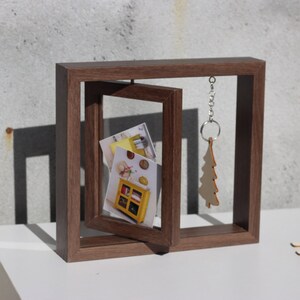 Brown Veneer Floating Frame, Rotate Picture Frame, Double Sided Frame ...