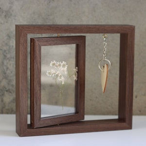 Brown Veneer Floating Frame, Rotate Picture Frame, Double Sided Frame ...