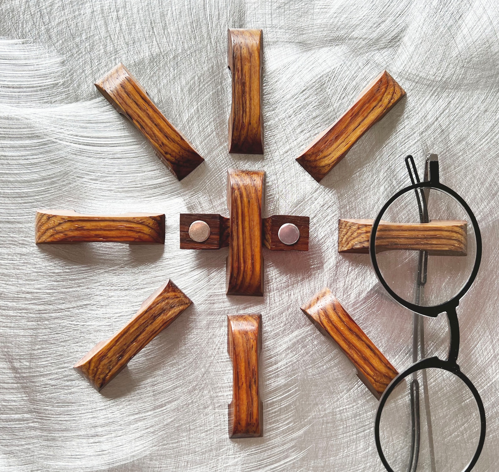 Magnetic Eyeglass Holders. A Gnarlier Cocobolo Wood. - Etsy