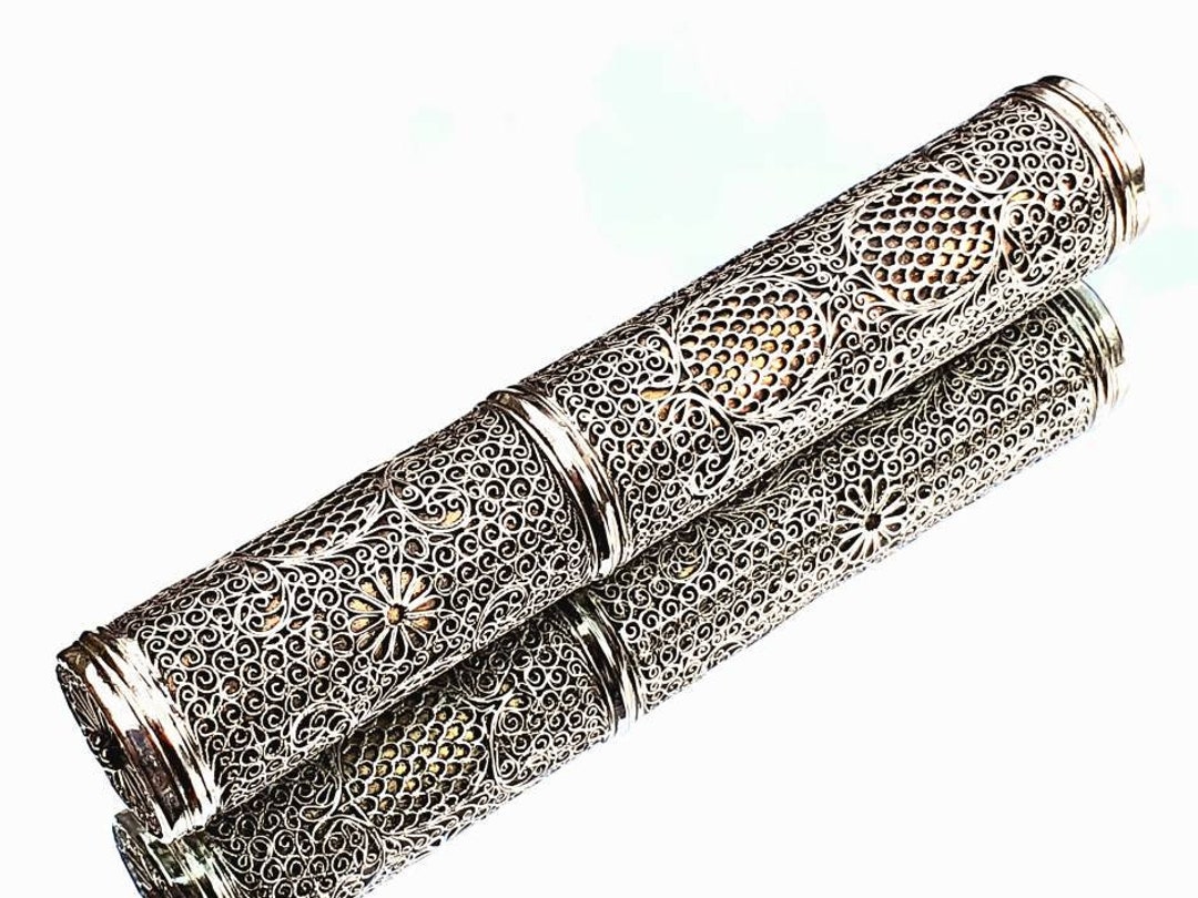 18th Century Silver-gilt Filigree (wirework) Cylinder Bodkin/needle ...