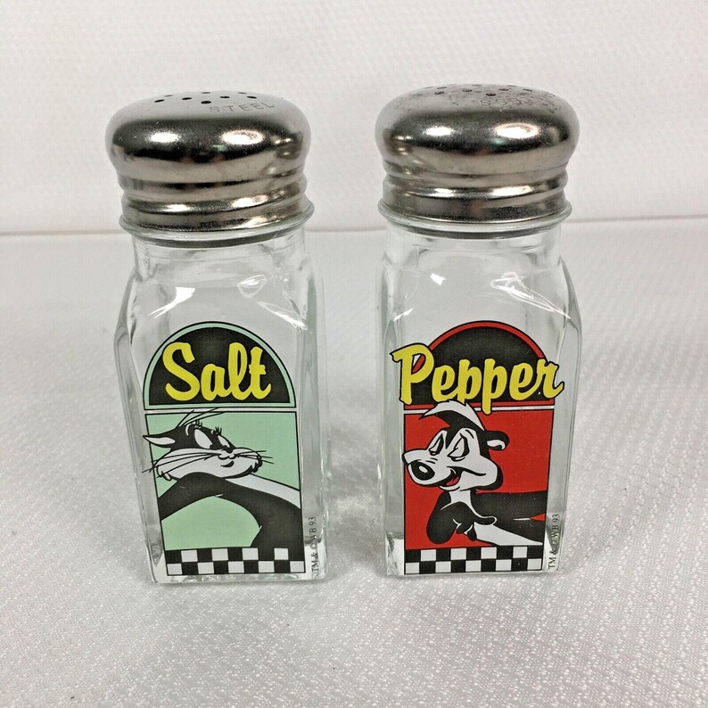 Vtg 1993 Warner Bros Pepe Le Pew and Penelope Salt and Pepper Shakers ...