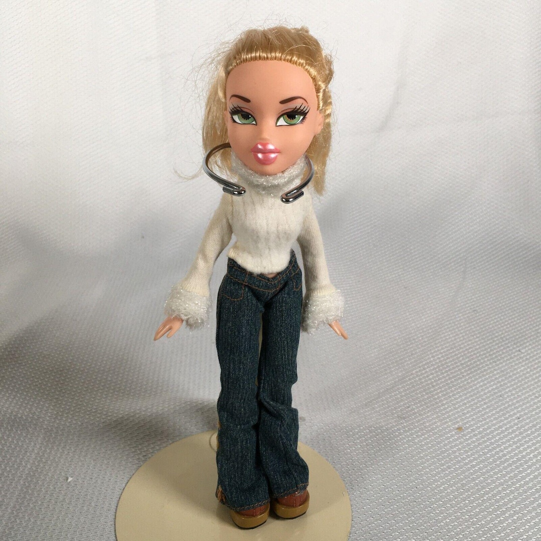 Vtg 2001 MGA Bratz Doll Cloe Green Eyes White Sweater Blue Jeans First ...