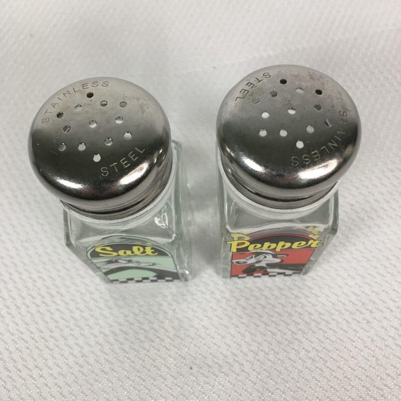 Vtg 1993 Warner Bros Pepe Le Pew and Penelope Salt and Pepper Shakers ...