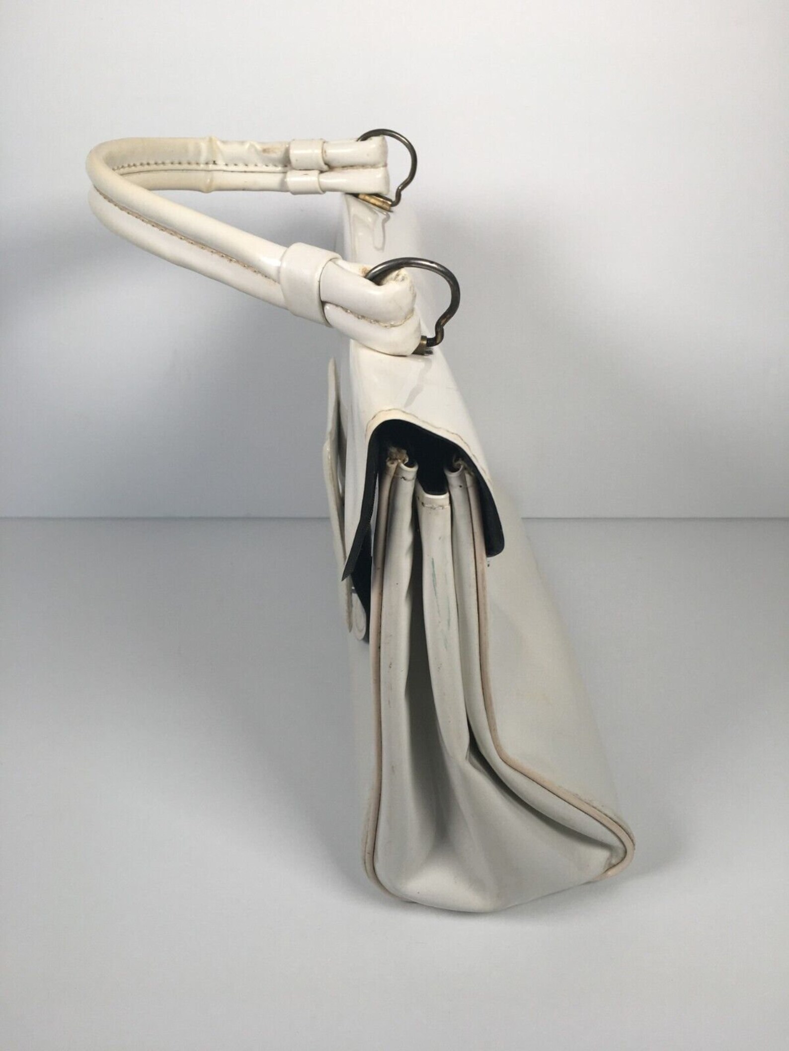 Vintage 1970s White Glossy Vinyl Purse Handbag 3 Compartments - Etsy