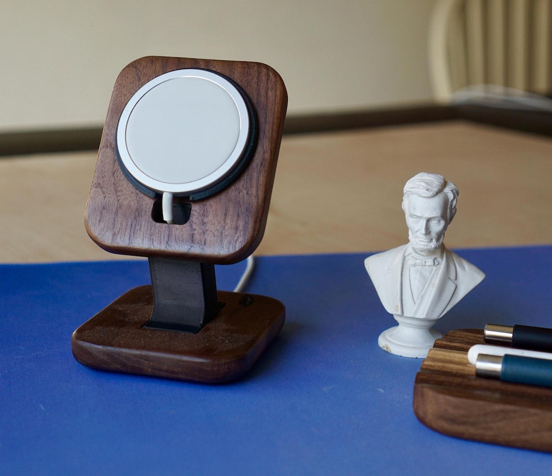 Walnut Wood Magsafe Charger Stand: Modern iPhone Dock Fractal Dock F2.1 ...