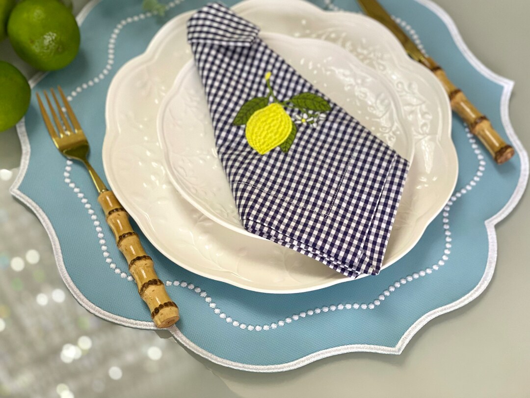 Placemats/ Light Blue Round Scalloped Edge Mat/ Recycled Waterproof ...