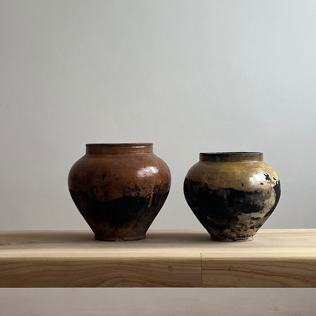 Ancient Clay Pot, Antique Clay Vessel, Kitchen Utensil Holder ...