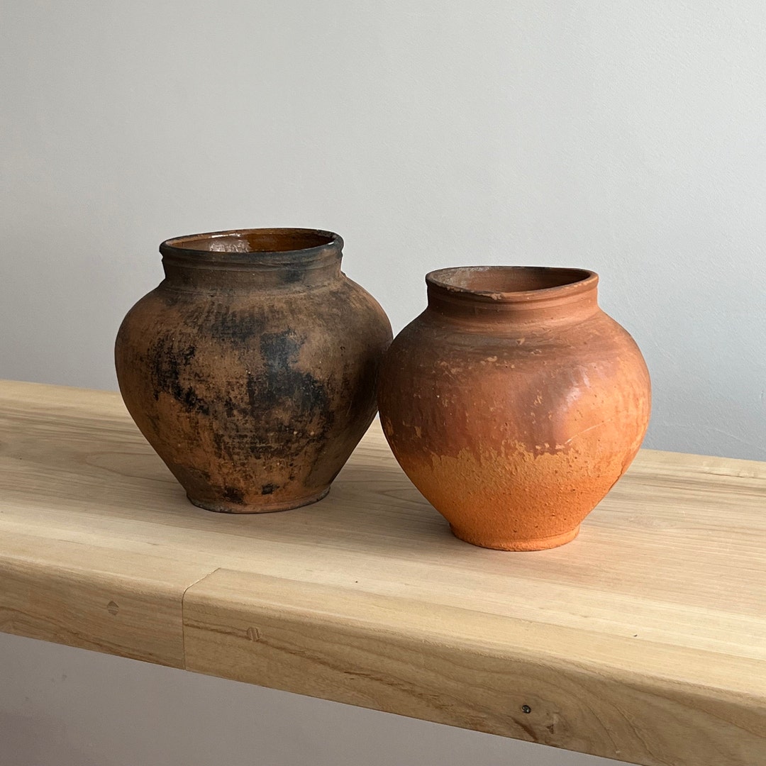 Ancient Clay Pot, Antique Clay Vessel, Kitchen Utensil Holder ...