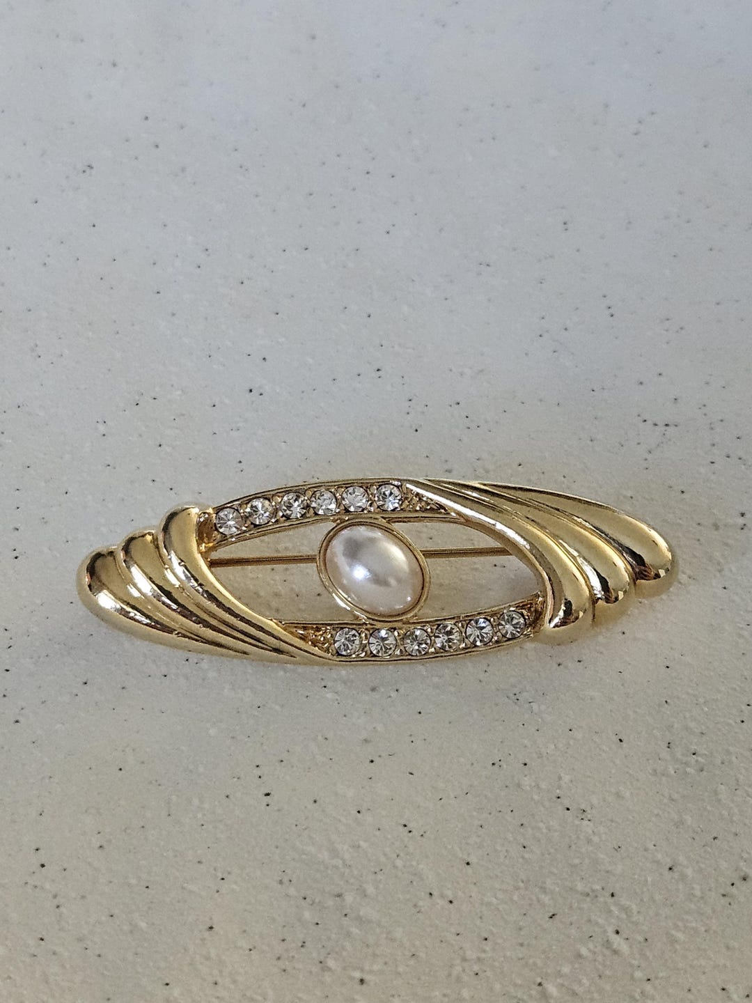 Vintage Brooch - Etsy