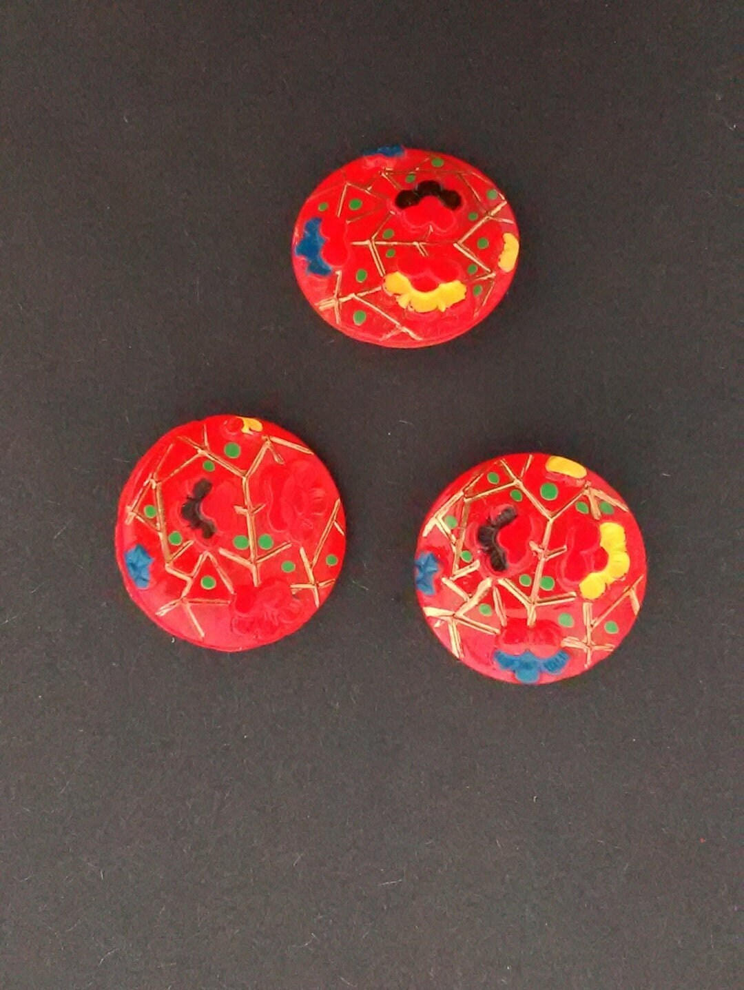 Red Round 1950s Buttons With Hand Painted Flower Design With Shank ...