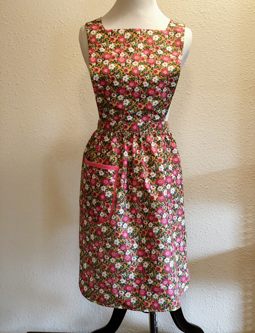 Pink Floral Apron • Adult Floral Blanket • Floral Apron With Pockets ...