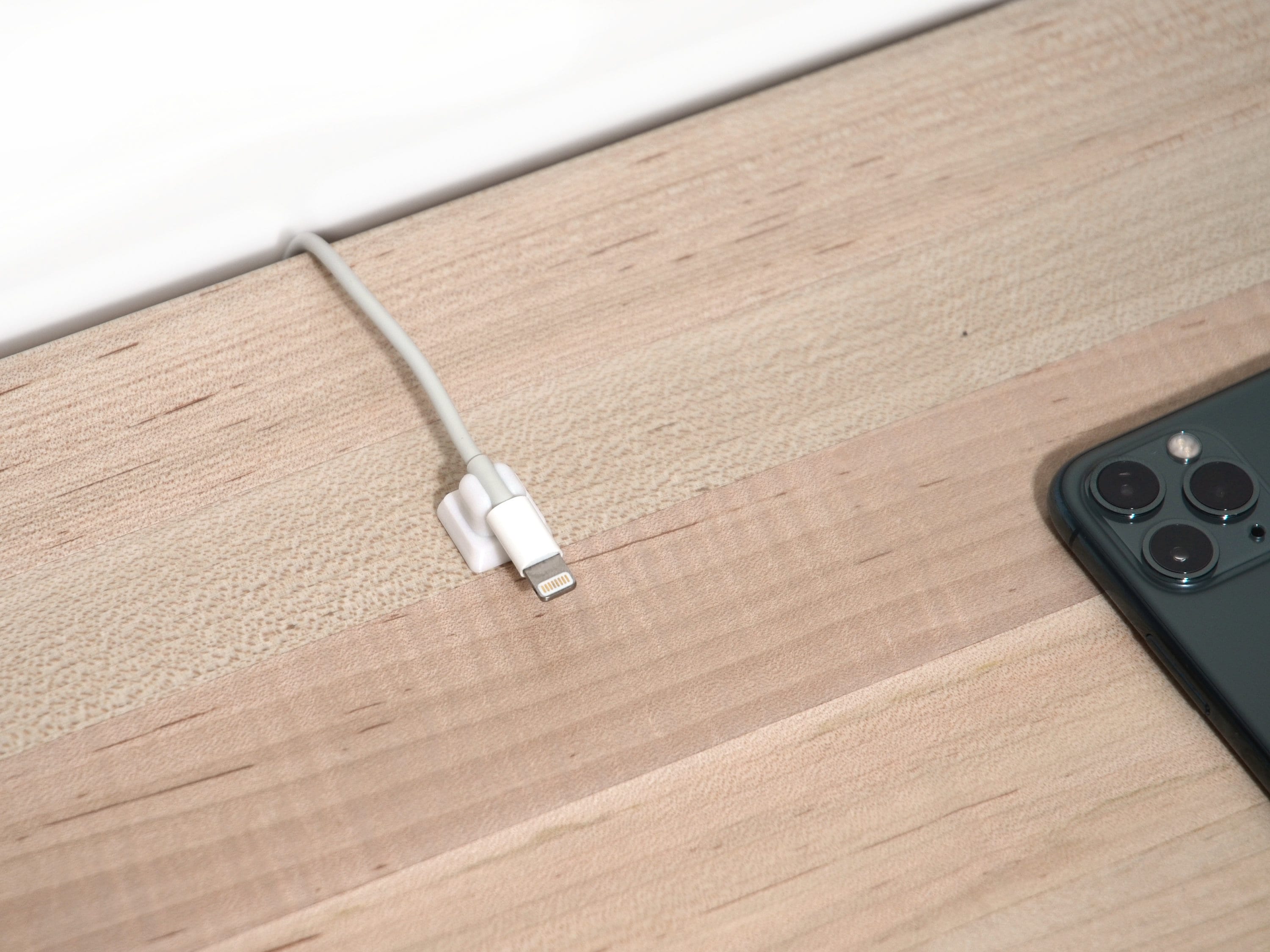 Iphone Cable Clip | atelier-yuwa.ciao.jp