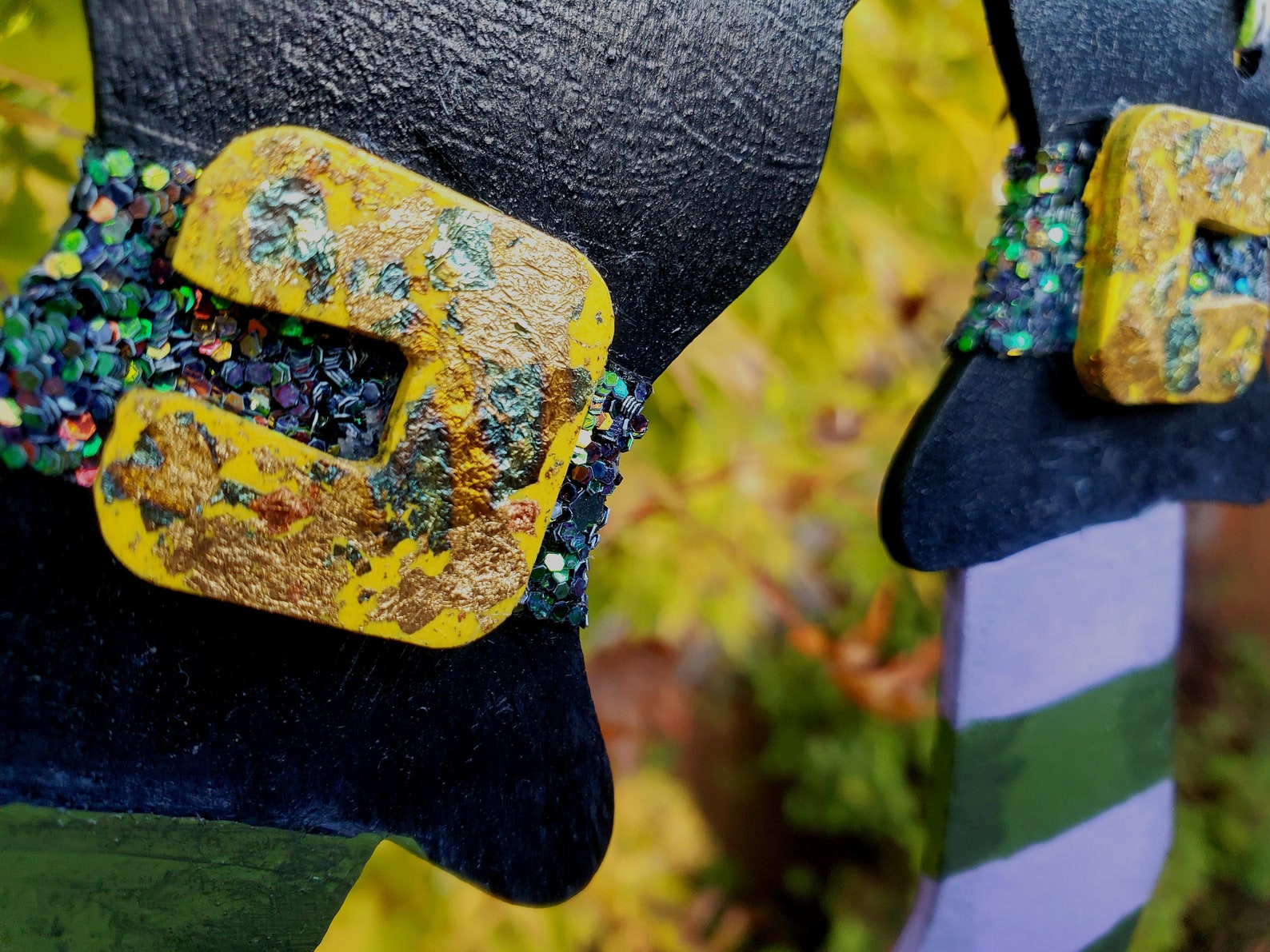 The Witch Fell Into Her Cauldron! | Chalk Board Ribbon on Cauldron ...
