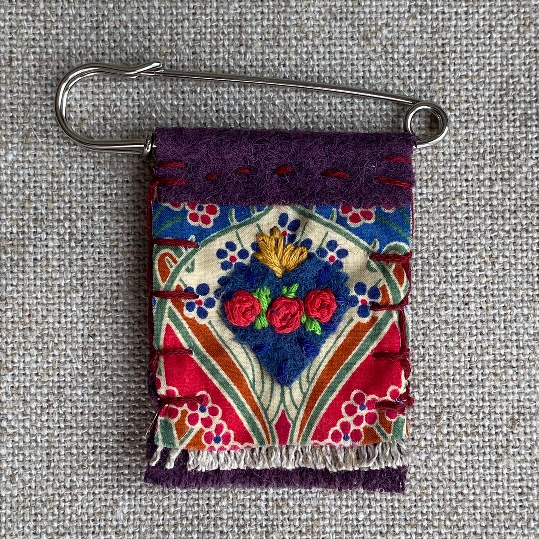 Immaculate Heart of Mary Brooch | Hand Embroidered Kilt Pin Brooch ...