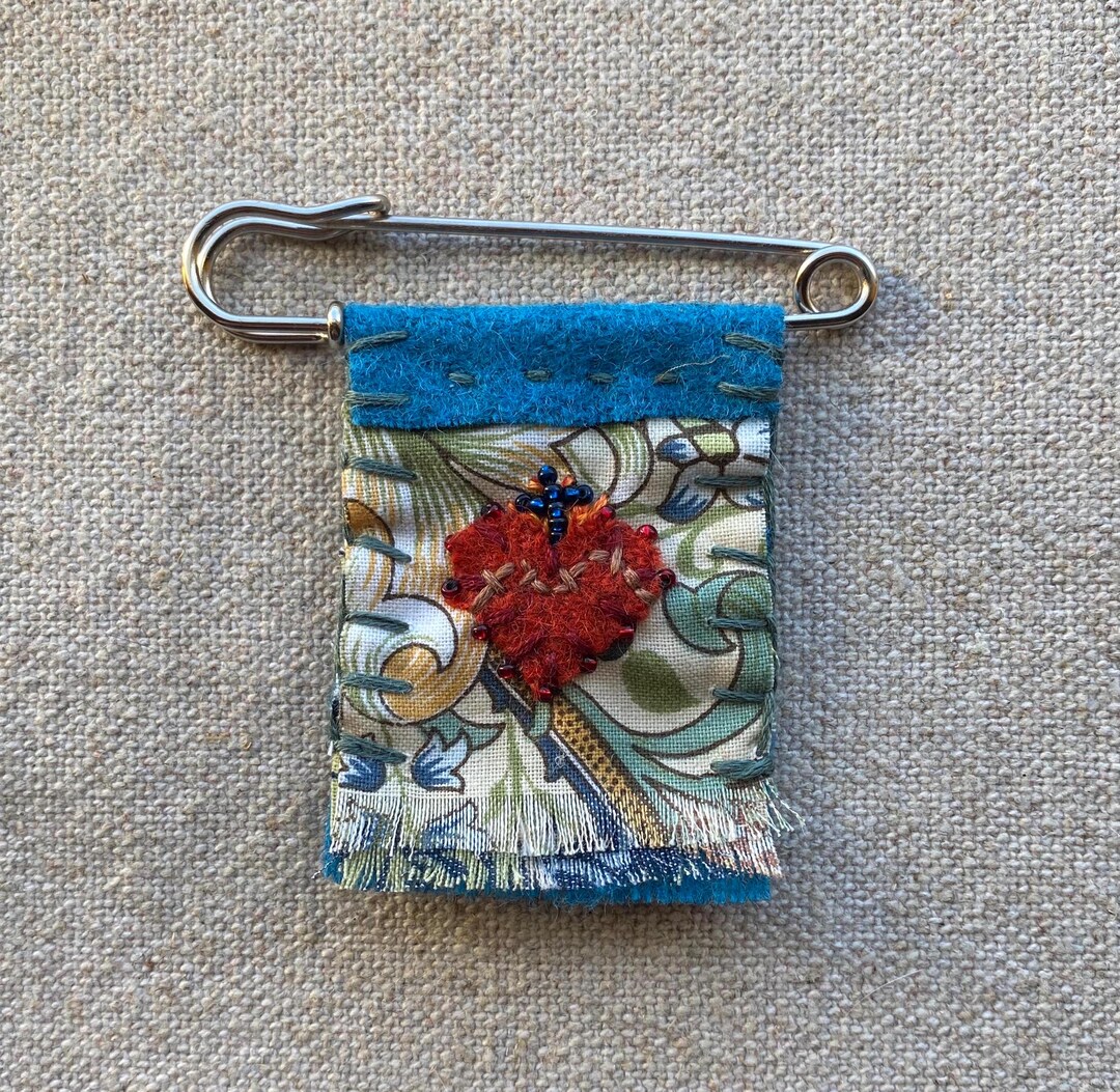 Sacred Heart of Jesus Brooch | Hand Beaded Fabric Brooch | Textile Kilt ...