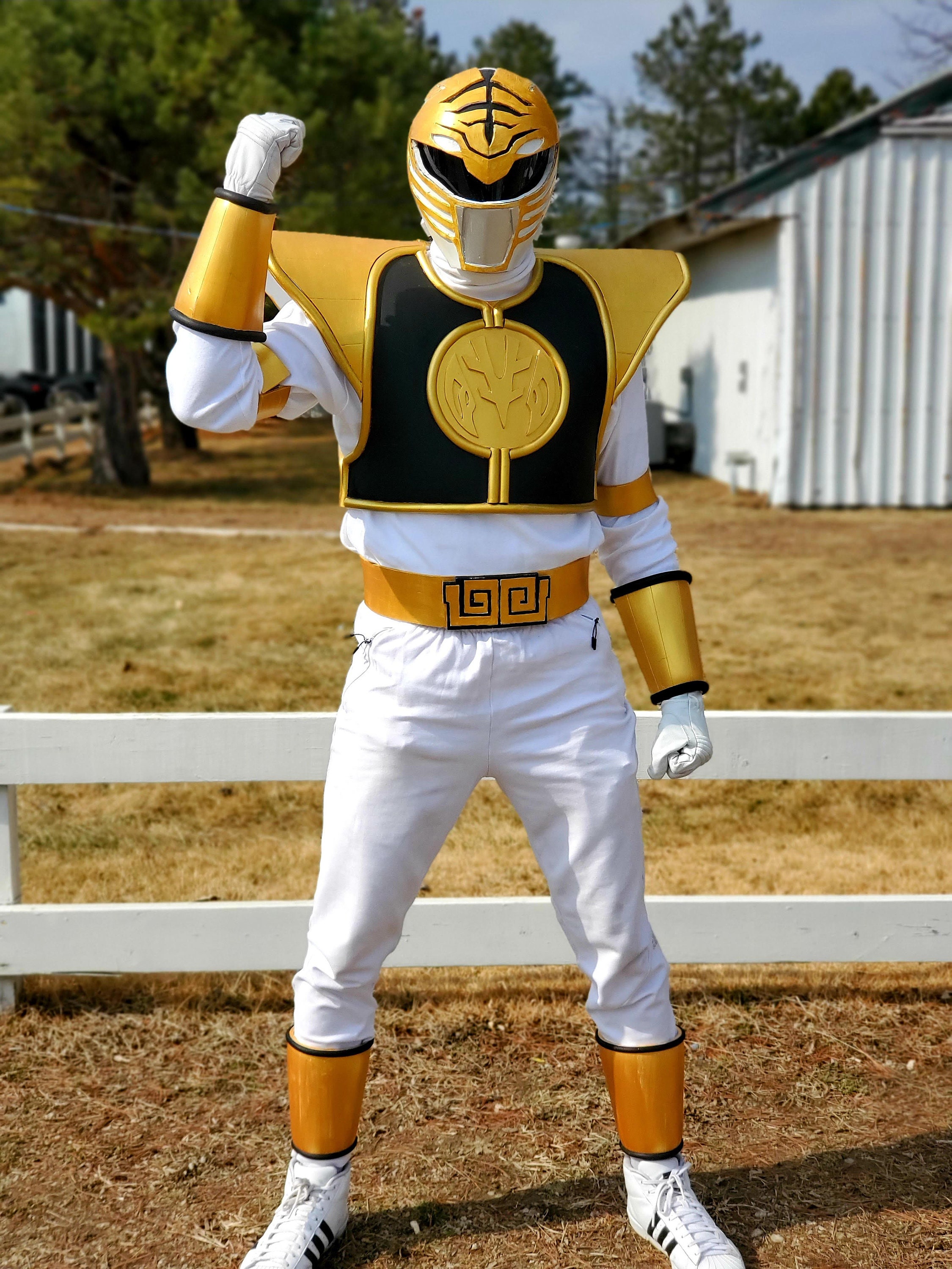MMPR White Ranger Shield Cuffs and Belt for White Ranger - Etsy