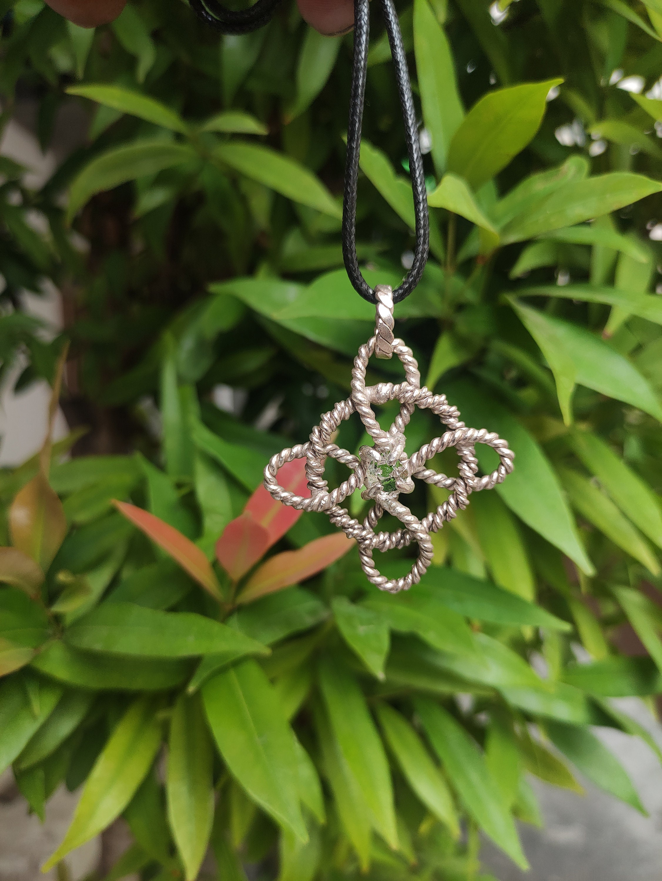 Celtic Luck Knot Pendant - Etsy