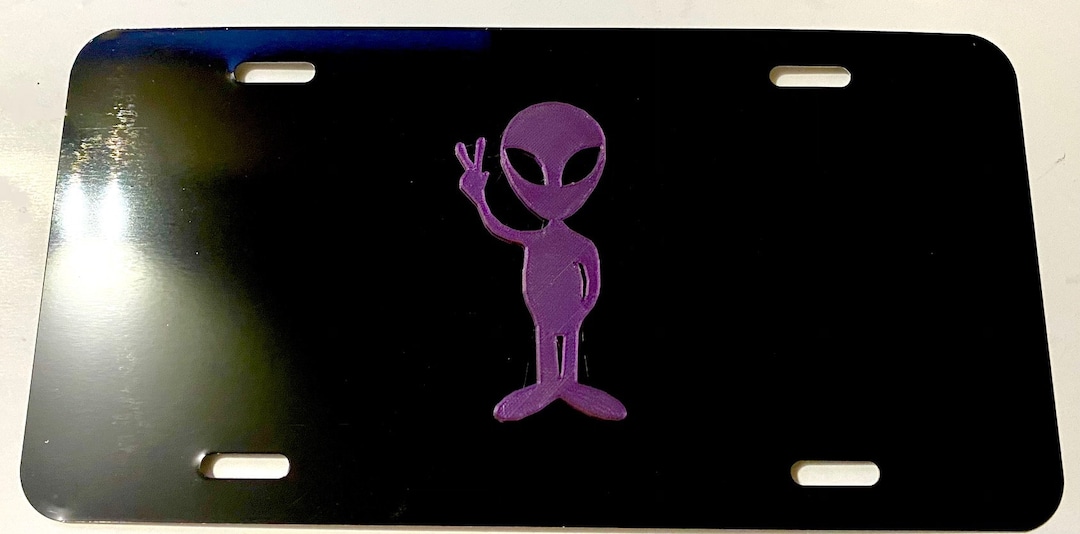 Alien Holding Peace Sign - in 3d- Automotive License Plate INSERT BLACK ...