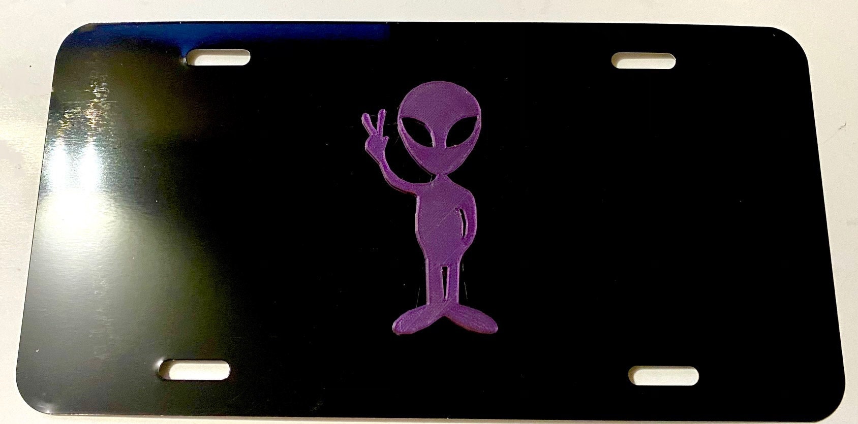 Alien Holding Peace Sign in 3d Automotive License Plate - Etsy UK