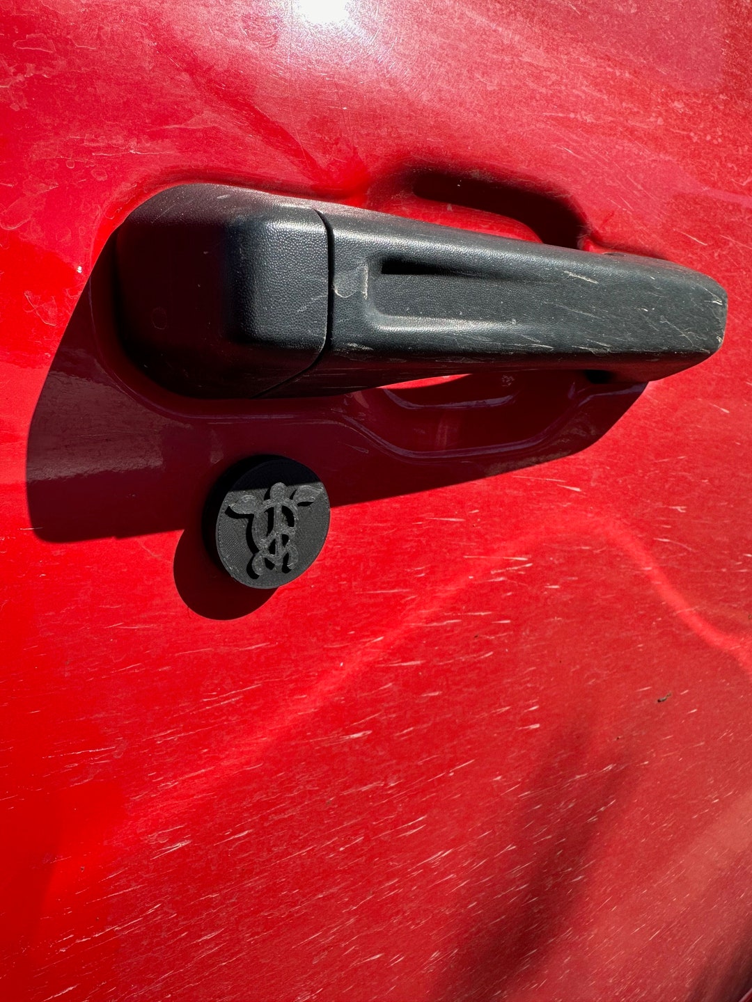 Honu Peace Turtle in 3D - Black - for Jeep Wrangler JK/JKU/JL Key Lock ...
