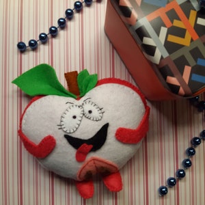 Apple Sewing Pattern, Felt Cheerful Apple PDF, Play Food Fruit Patterns ...