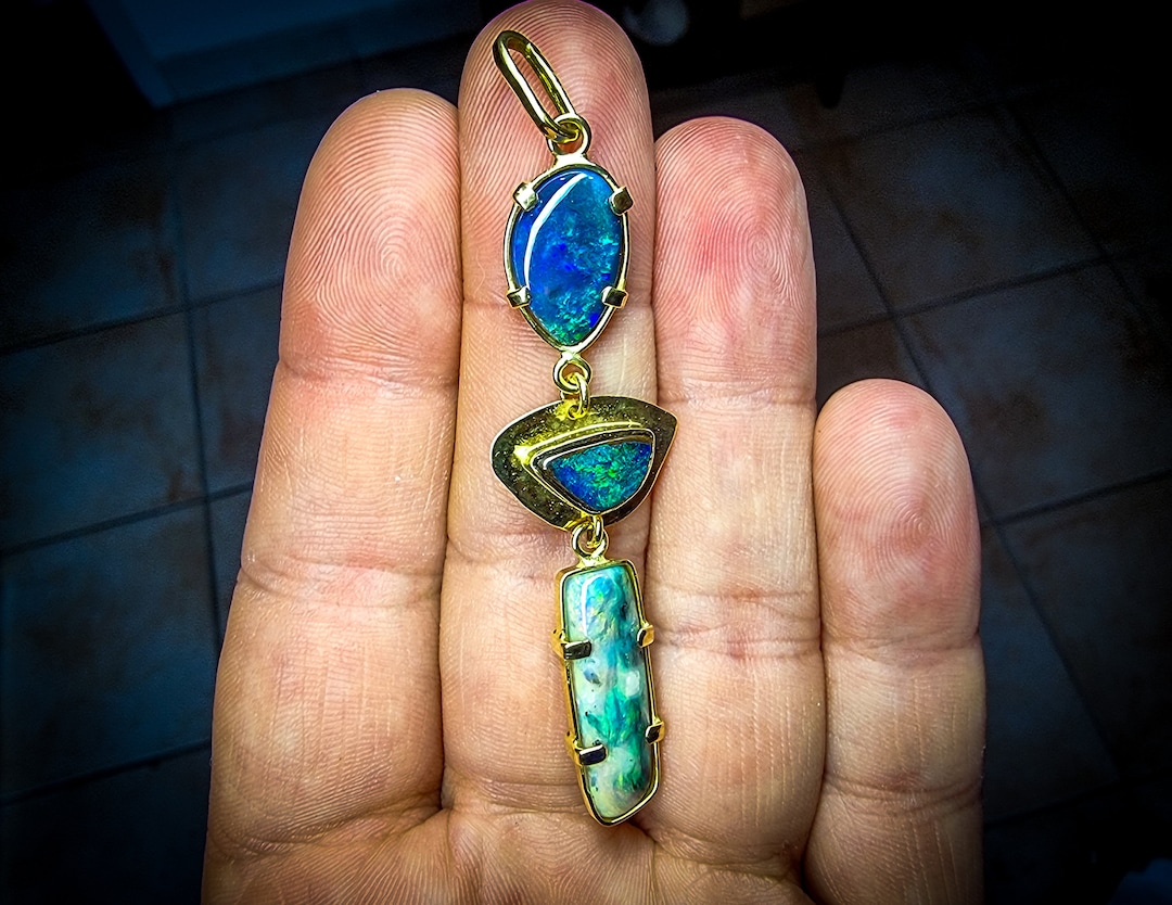 Superb Unique Creation Pendant in 18K Gold and Variations of Australian ...