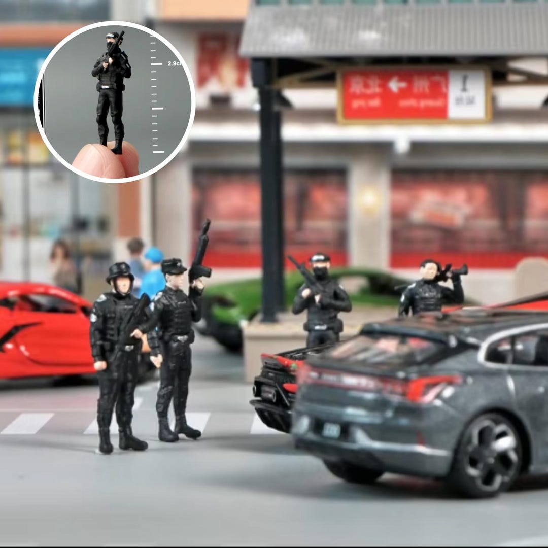 1pc Miniature Police Officer Figurine, Police Action Figure 1/64 ...