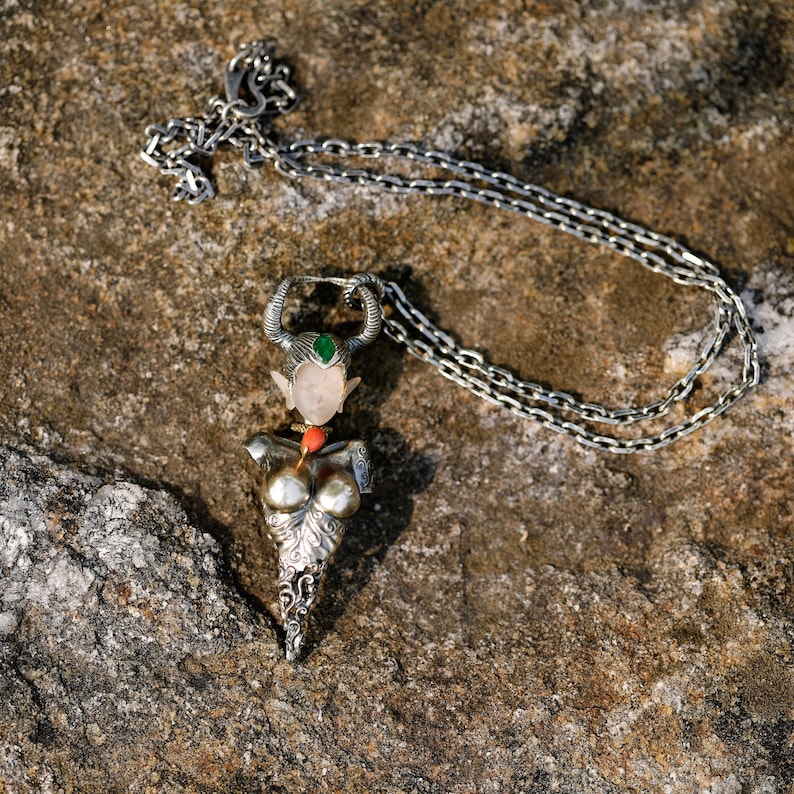 Dark Fairy Tale Style Succubus Pendant 2270mm, Inlay Natural Agate and ...