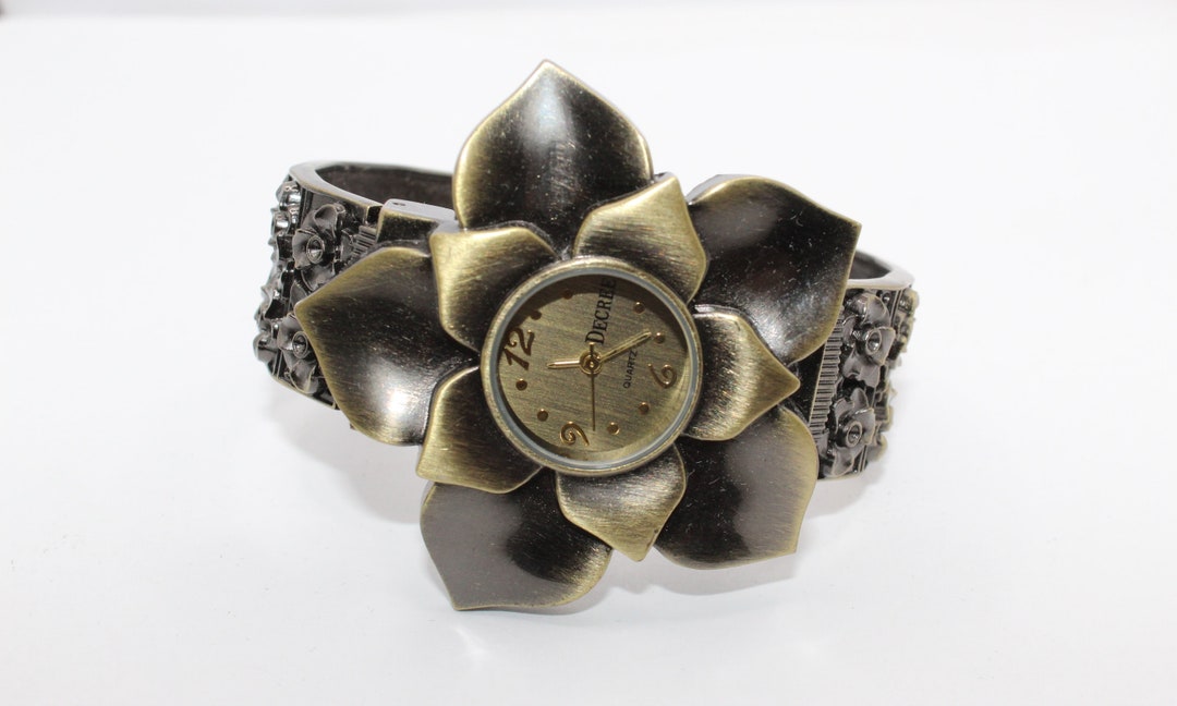 Vintage Watch Ladies Watch Flower Flower Desine Bezel - Etsy