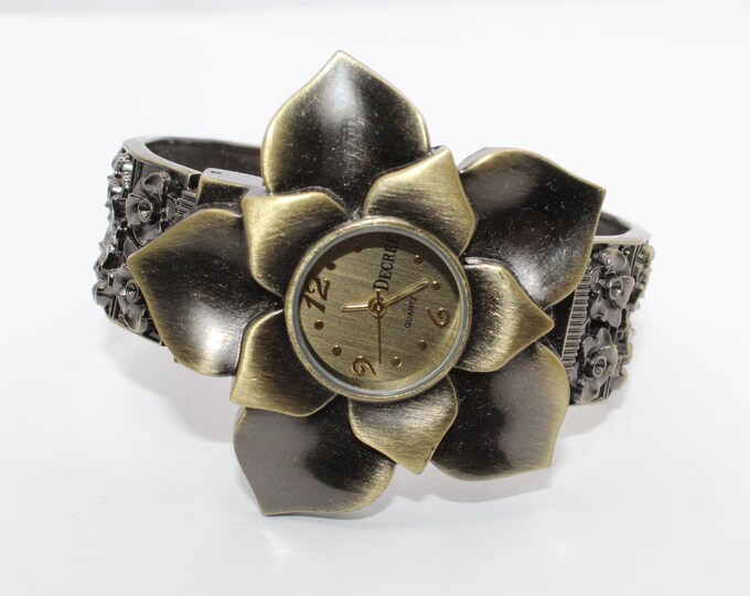 Vintage Watch Ladies Watch Flower Flower Desine Bezel - Etsy