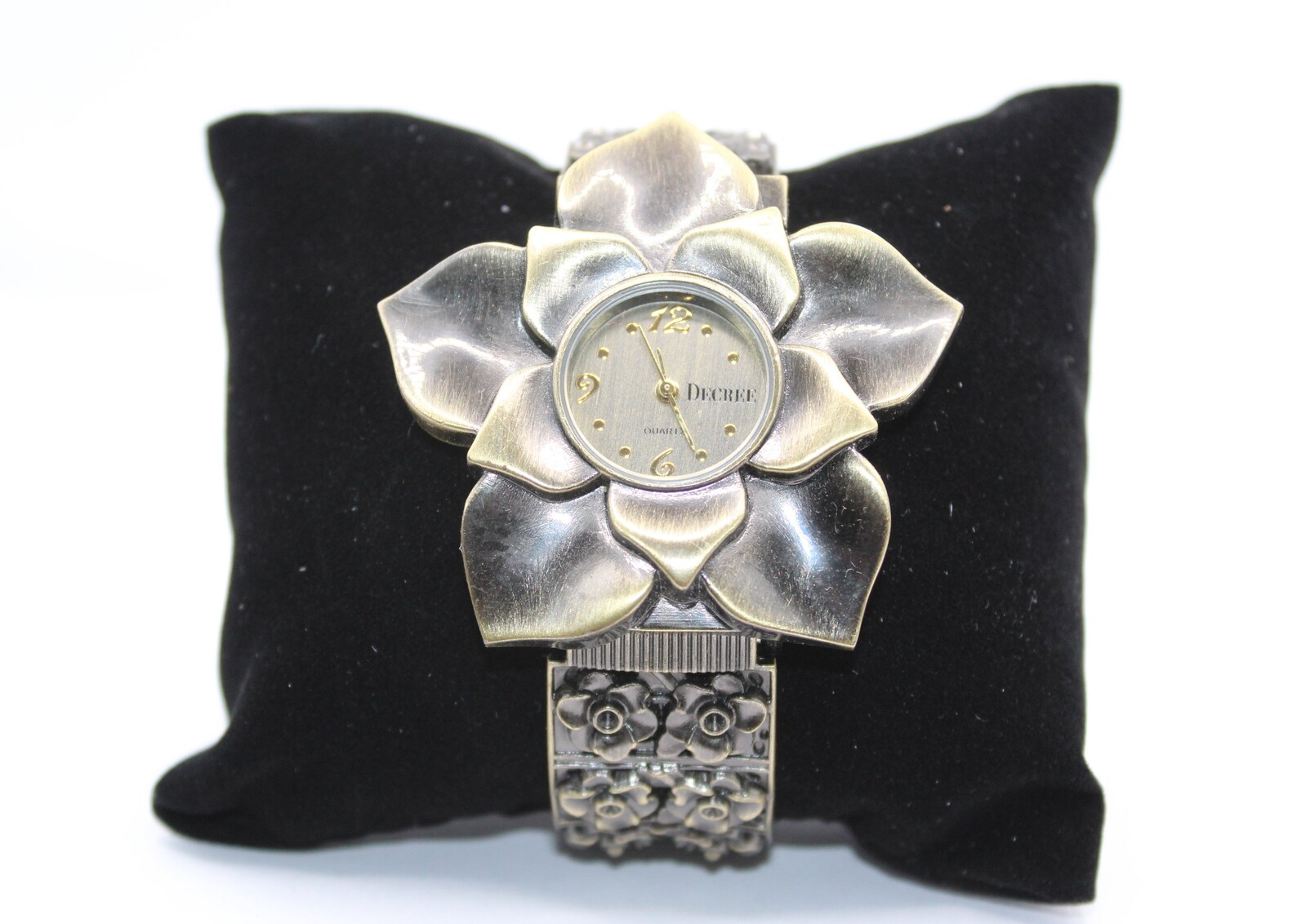 Vintage Watch Ladies Watch Flower Flower Desine Bezel | Etsy