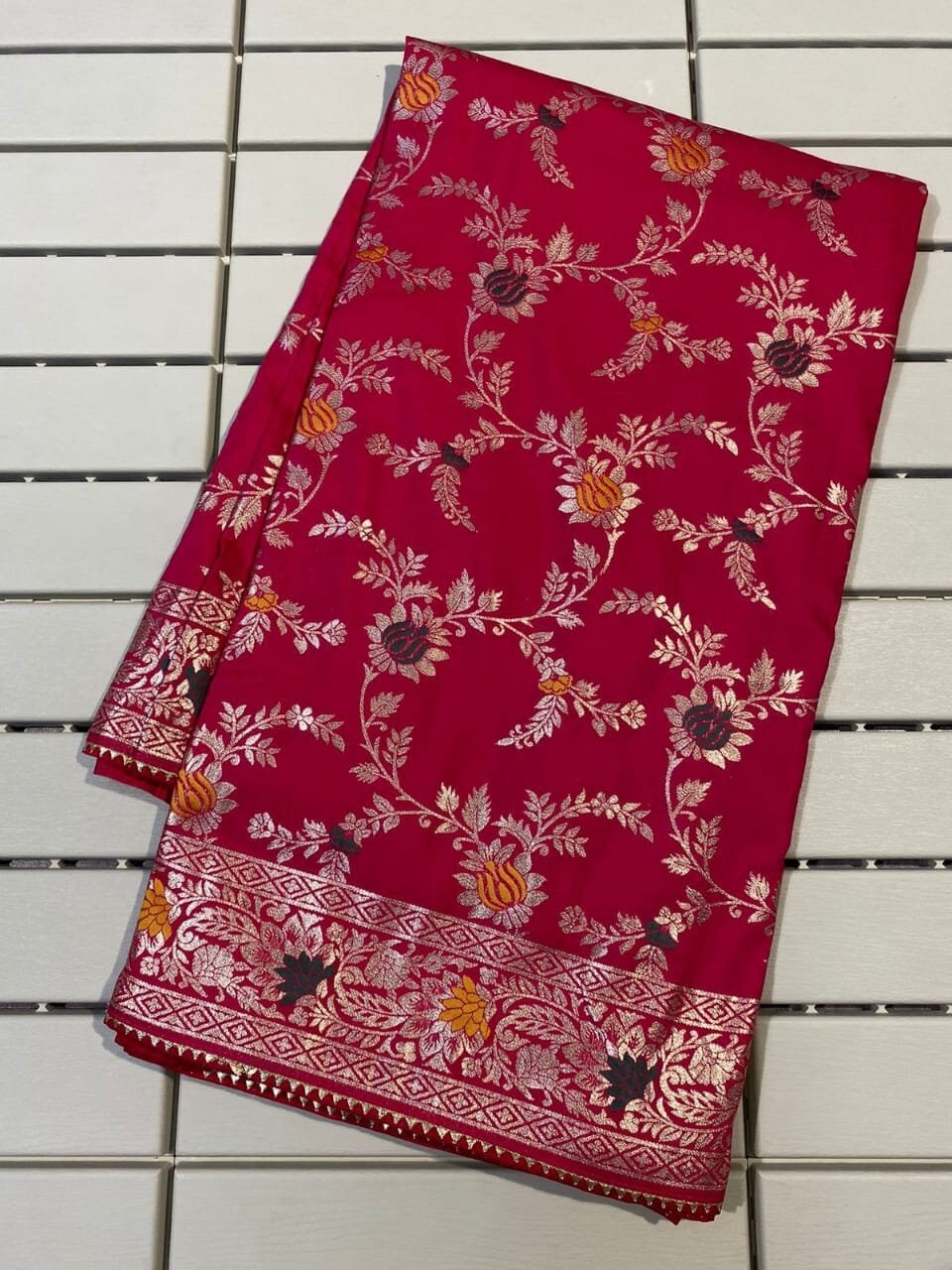 Buy Soft Russian Silk Saree With Finest Zari and Minakari Weaving Pallu ...