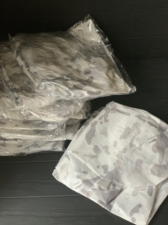 White Winter Camouflaged Militaria Multicam Alpine Co… - Gem