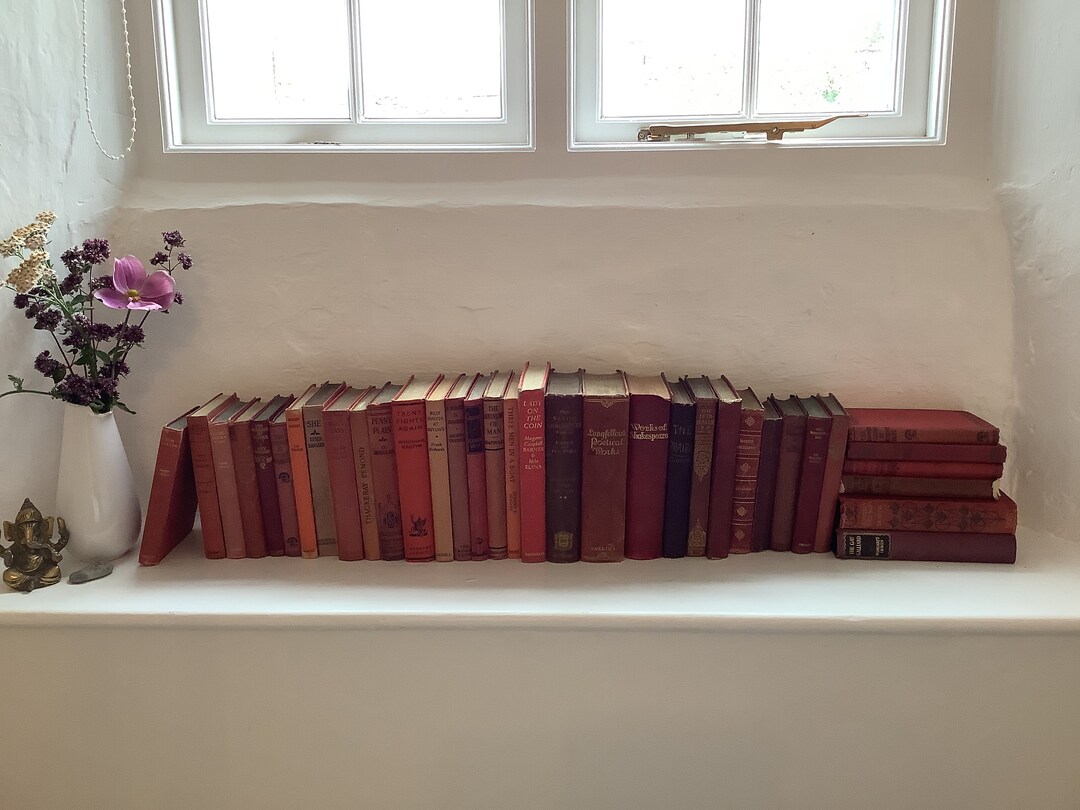 1 Metre of Old Vintage Books. Various Novels & Titles, Mostly Cloth ...