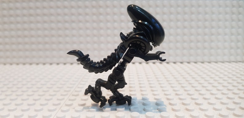 Alien vs Predator custom lego compatible minifigures perfect | Etsy