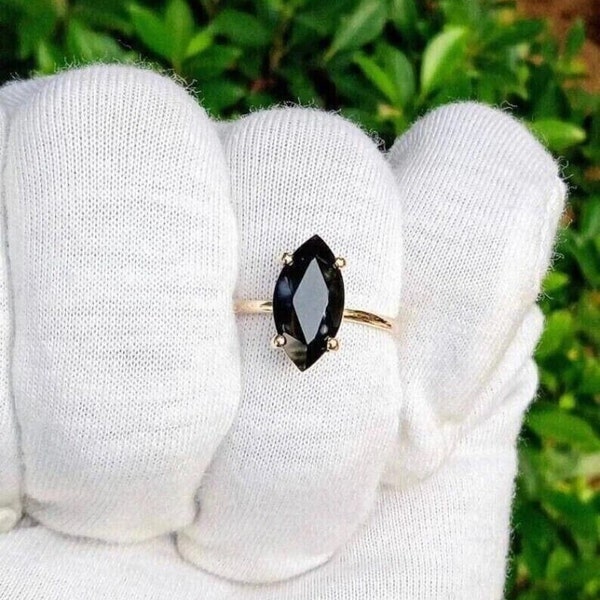 Black Solitaire - Etsy