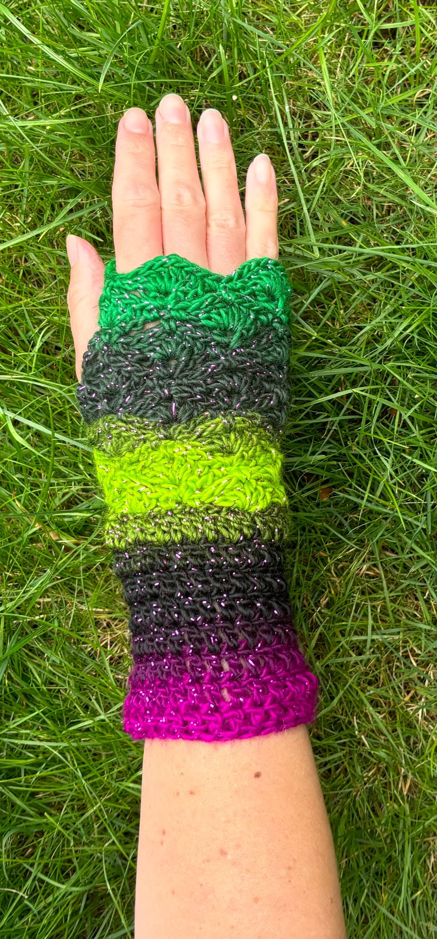 Wicked Witchy Green Fingerless Gloves/wrist Warmers Shell Stitch ...