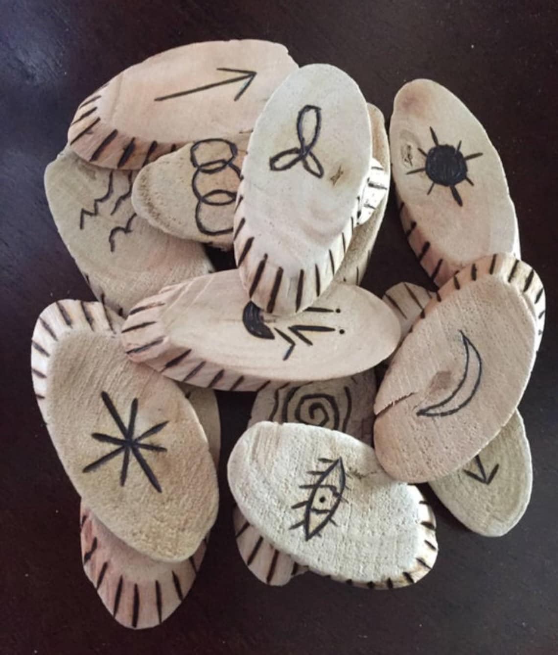Runas de Brujas Adivinación, conjunto de 13 Runas. - Etsy España