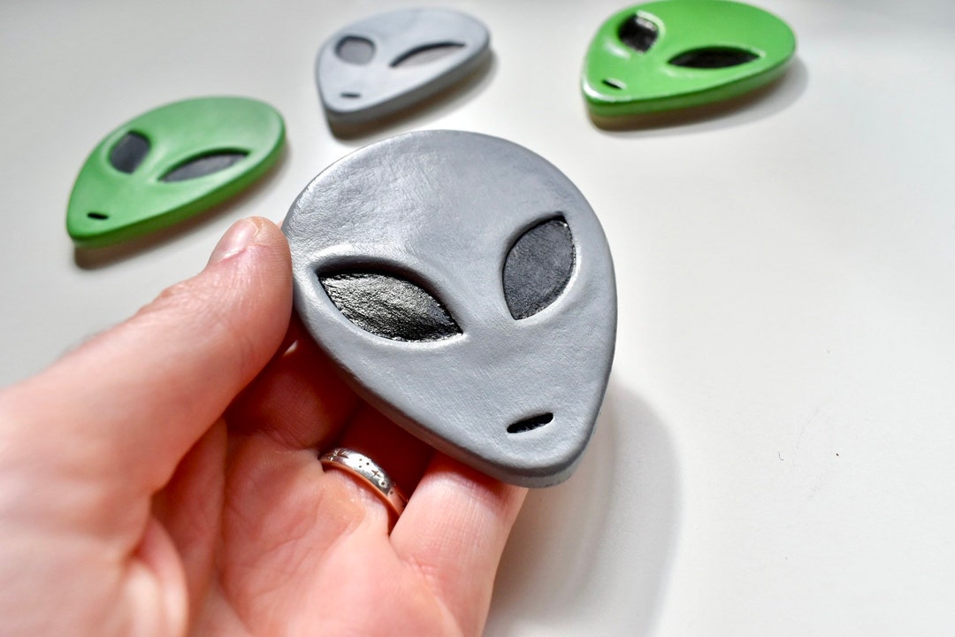 Alien clay magnet, space, fridge magnet, UFO, astronomy, eclectic ...