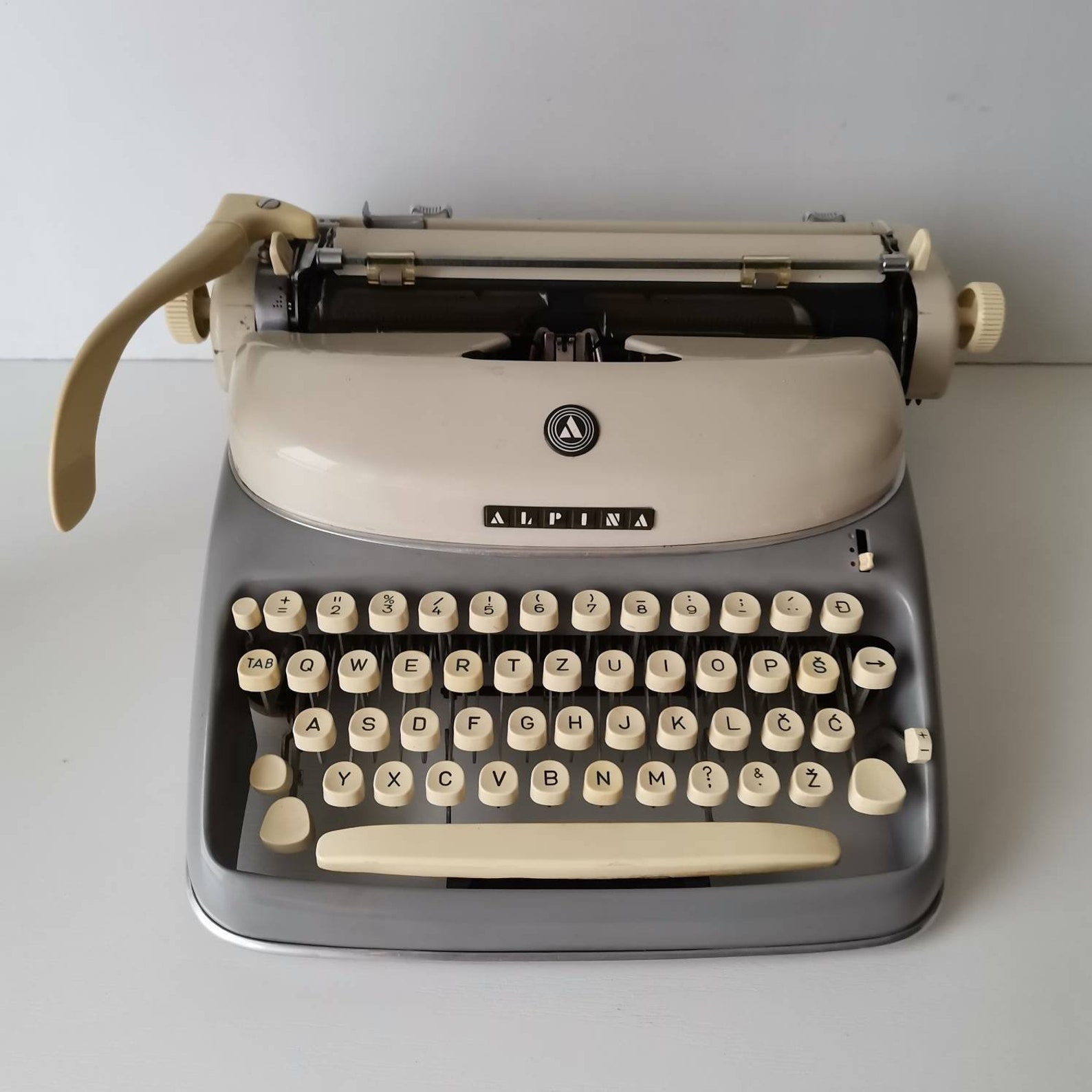 Vintage Alpina Typewriter: 1960s Retro-style, Made in Germany - Etsy