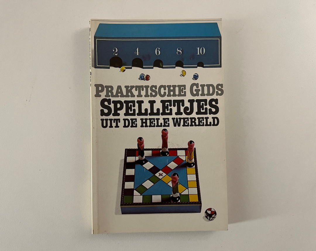 RARE Vintage Book (1984) Practical Guide to Games From Around the World ...