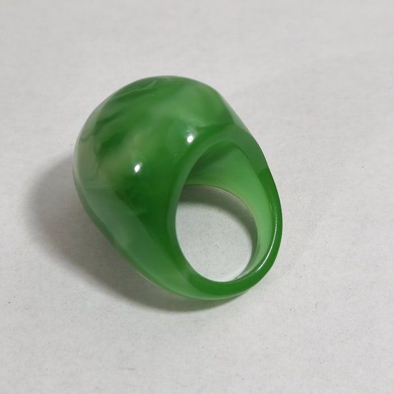 1940s vintage bakelite huge dome ring - Gem