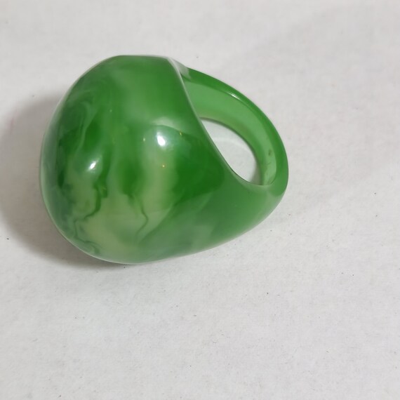 1940s vintage bakelite huge dome ring - Gem