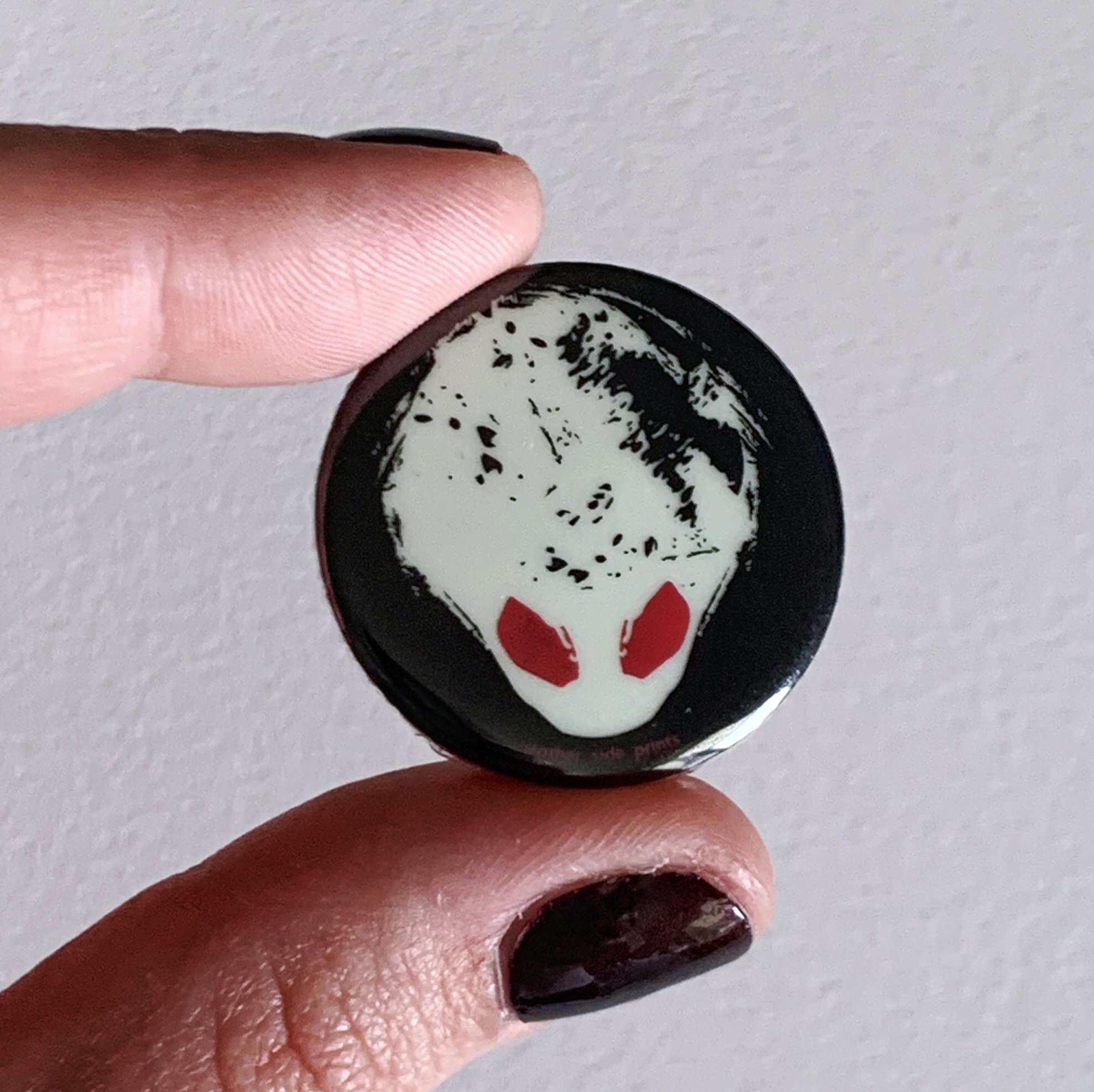 Glow-in-the-dark Alien Head Cryptid Button Pin Aliens Pin - Etsy