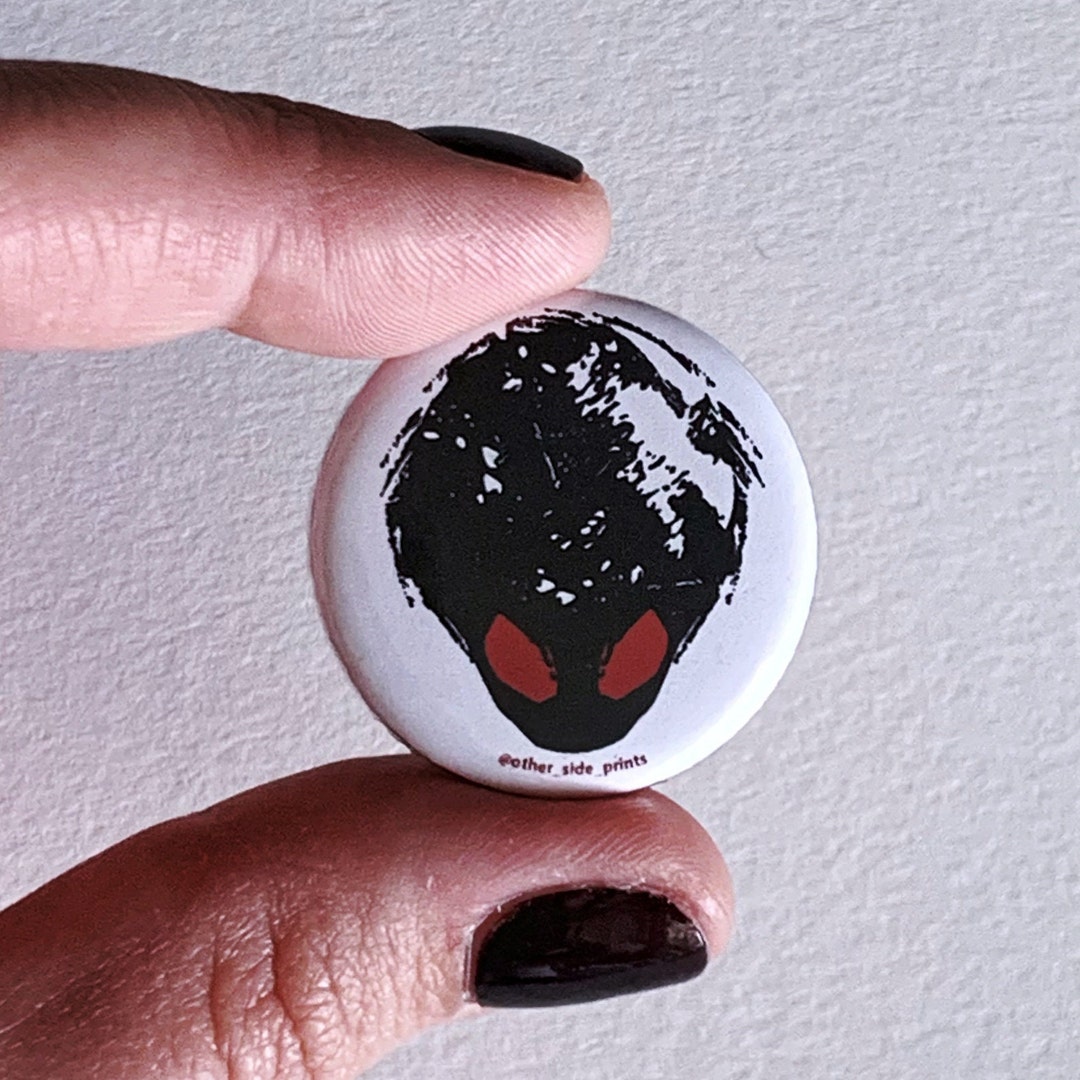 1.25" Alien Head Cryptid White Background Button Pin | Cryptids | Hats ...