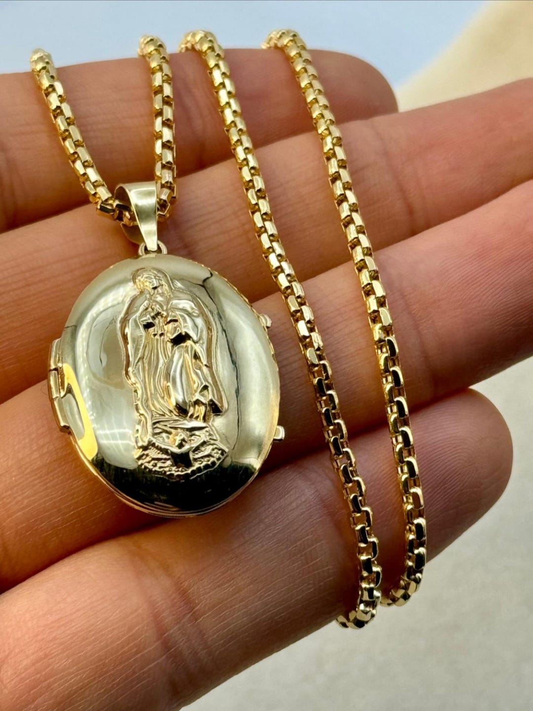 14k Gold Virgin Mary Locket Pendant Necklace - 21.5" Box Chain - Etsy