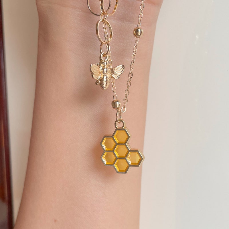 Honeycomb Bee Necklace - Etsy