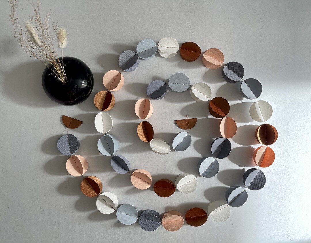 Paper Garland Model Moon Amelia in Tones of Copper White, Old Rose ...
