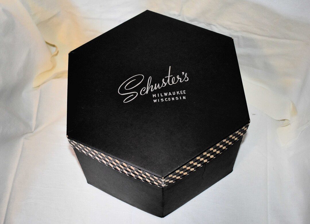 Black Octagon Schuster's Lidded Hat Box, Milwaukee Retailer, Mid ...