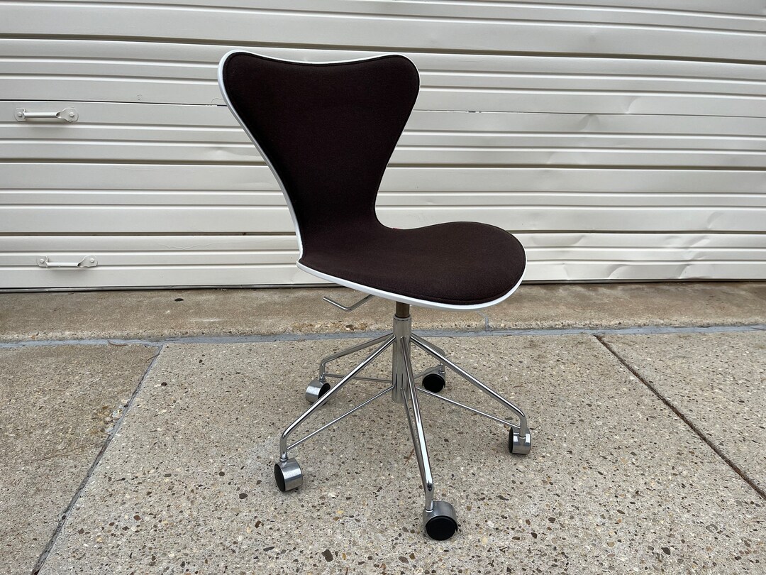 Arne Jacobsen Series 7 Task Desk Chair by Fritz Hansen Danish Modern ...